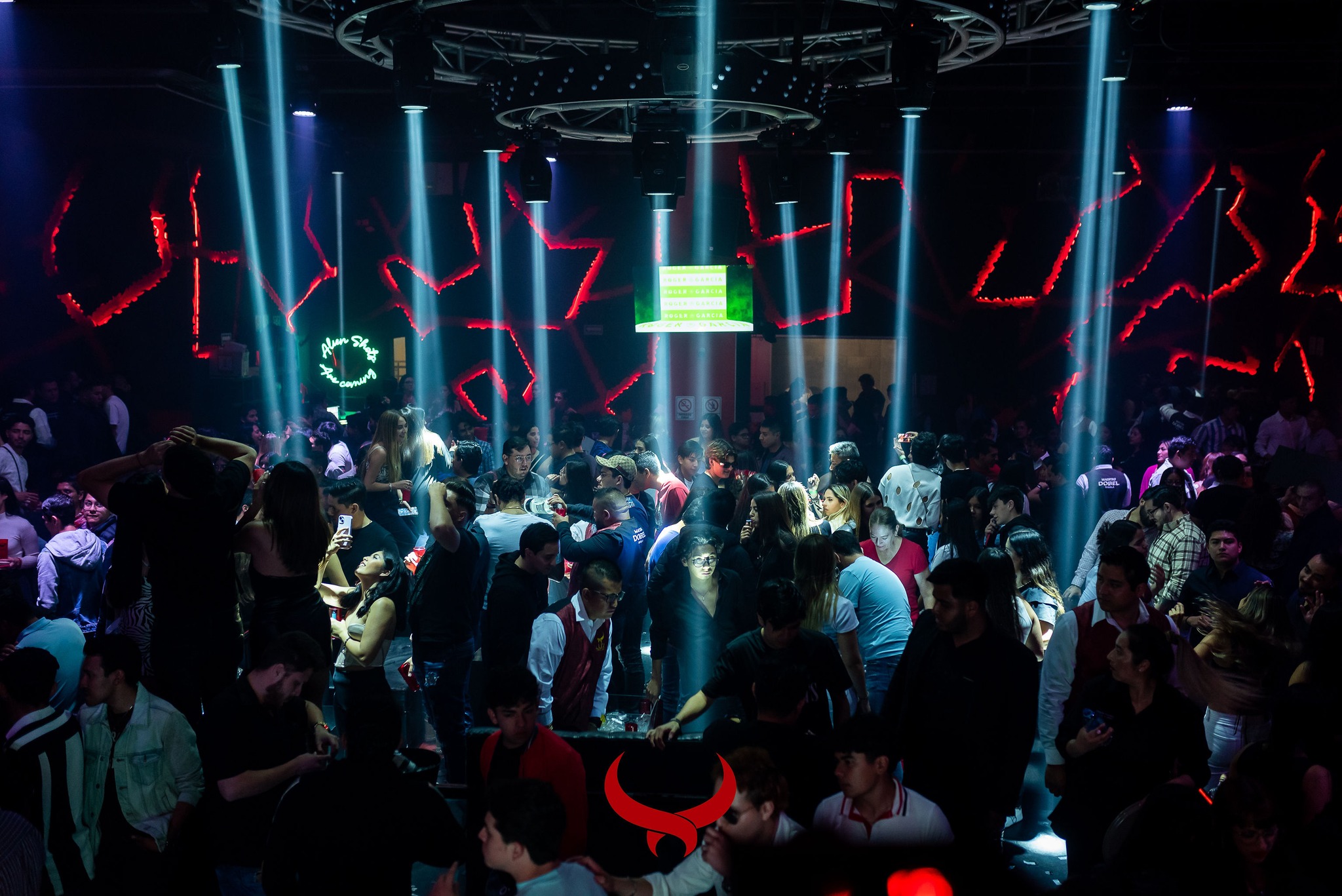 Lux Metepec | Reserva tu mesa en línea | Checa los precios